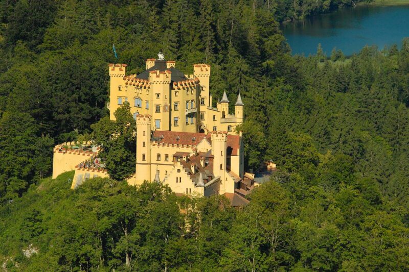 Comparing Day Trips to Neuschwanstein & Hohenschwangau Castles: A 2024 ...